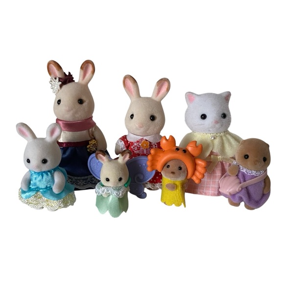 calico critters | Toys | Calico Critters Lot Of 7 Rabbits Cat Otters ...